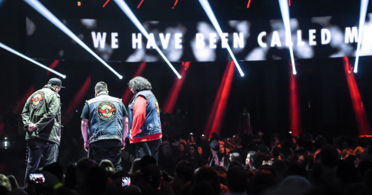 On reading politically, or why the good old days are a flat out lie ...